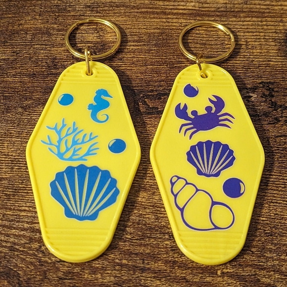 Hand Crafted | Accessories | Beach Themed Retro Motel Keychain Set New ...